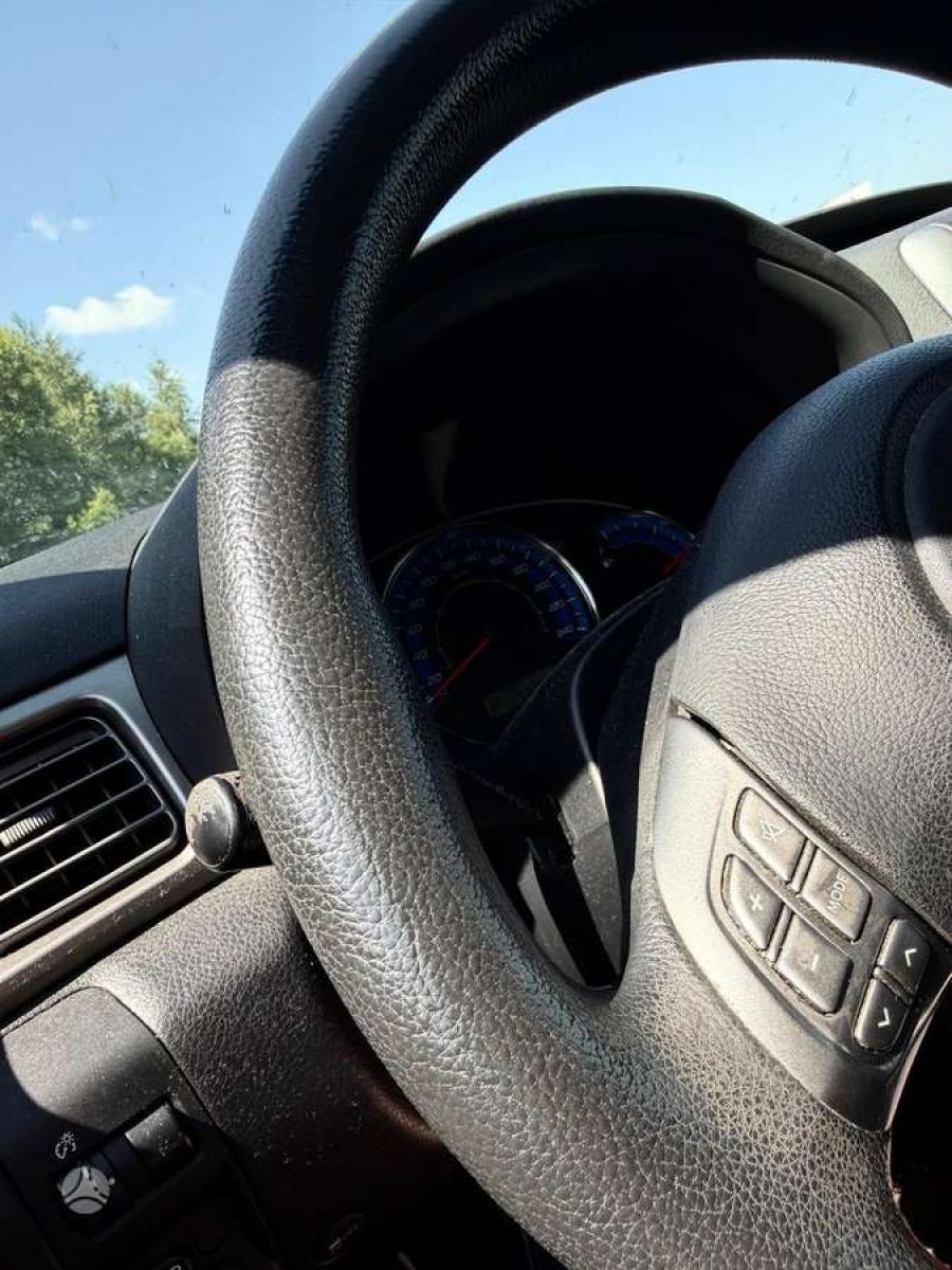 White Subaru Forester 2008 in Utena, with an engine capacity of 1.99 L and mileage of 273 thousand km for 6950 €, photo 5 on AUTOMOTO.COM.LV