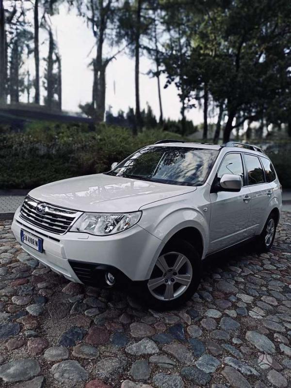 White Subaru Forester 2008 in Utena, with an engine capacity of 1.99 L and mileage of 273 thousand km for 6950 €, photo 2 on AUTOMOTO.COM.LV