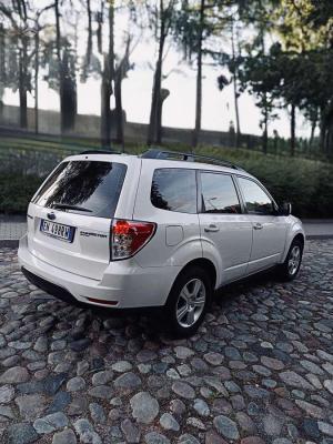 White Subaru Forester 2008 in Utena, with an engine capacity of 1.99 L and mileage of 273 thousand km for 6950 €, photo 5 on AUTOMOTO.COM.LV