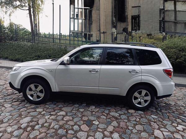 White Subaru Forester 2008 in Utena, with an engine capacity of 1.99 L and mileage of 273 thousand km for 6950 €, photo 9 on AUTOMOTO.COM.LV
