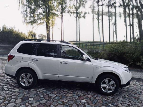 White Subaru Forester 2008 in Utena, with an engine capacity of 1.99 L and mileage of 273 thousand km for 6950 €, photo 10 on AUTOMOTO.COM.LV