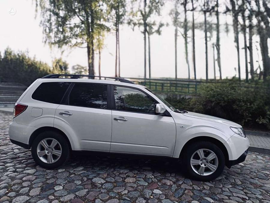 White Subaru Forester 2008 in Utena, with an engine capacity of 1.99 L and mileage of 273 thousand km for 6950 €, photo 11 on AUTOMOTO.COM.LV