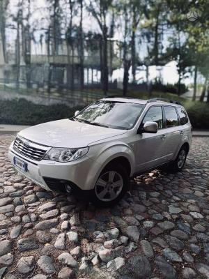White Subaru Forester 2008 in Utena, with an engine capacity of 1.99 L and mileage of 273 thousand km for 6950 €, photo 22 on AUTOMOTO.COM.LV
