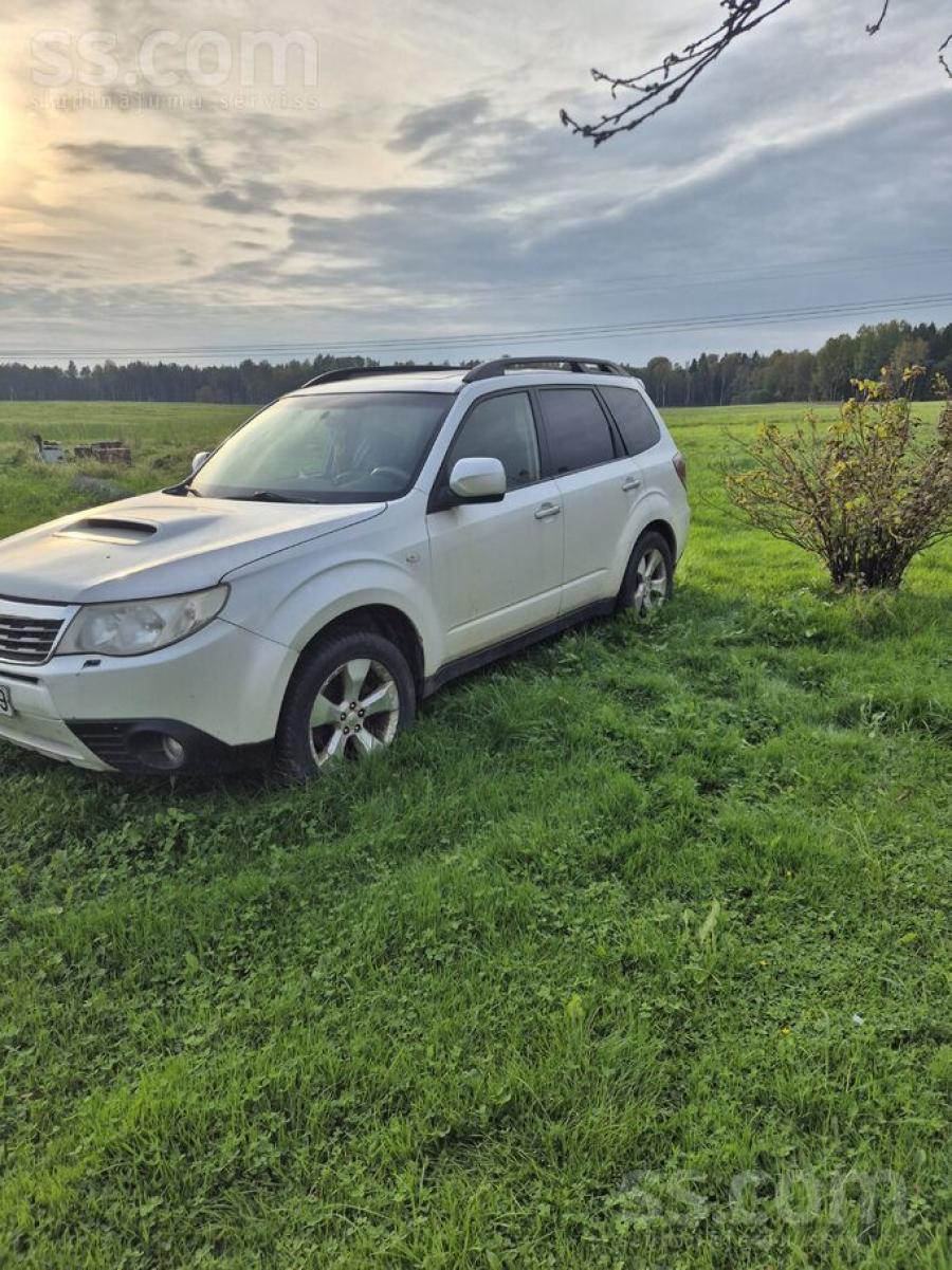 Balts Subaru Forester 2008 Cēsis, ar dzinēja tilpumu 2.00 L un nobraukumu 0 tūkst. km par 1500 €, foto 3 vietnē AUTOMOTO.COM.LV