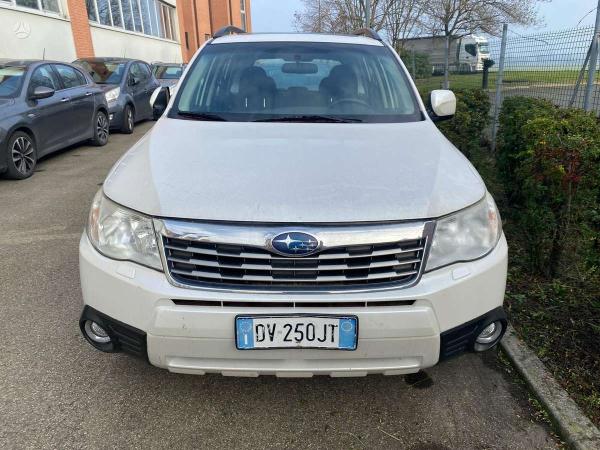 Balts Subaru Forester 2009 Panevēža, ar dzinēja tilpumu 2.00 L un nobraukumu 339 tūkst. km par 4300 €, foto 1 vietnē AUTOMOTO.COM.LV