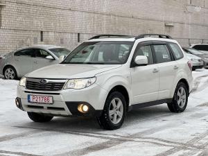 White Subaru Forester 2009 in Vilnius, with an engine capacity of 2.00 L and mileage of 294 thousand km for 3000 €, photo  on AUTOMOTO.COM.LV