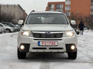 White Subaru Forester 2009 in Vilnius, with an engine capacity of 2.00 L and mileage of 294 thousand km for 3000 €, photo 2 on AUTOMOTO.COM.LV
