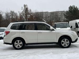 White Subaru Forester 2009 in Vilnius, with an engine capacity of 2.00 L and mileage of 294 thousand km for 3000 €, photo 4 on AUTOMOTO.COM.LV