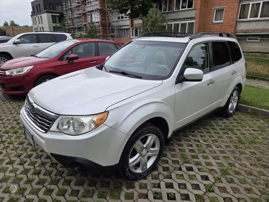 Balts Subaru Forester 2009 Palanga, ar dzinēja tilpumu 2.46 L un nobraukumu 124 tūkst. km par 4500 €, foto 1 vietnē AUTOMOTO.COM.LV
