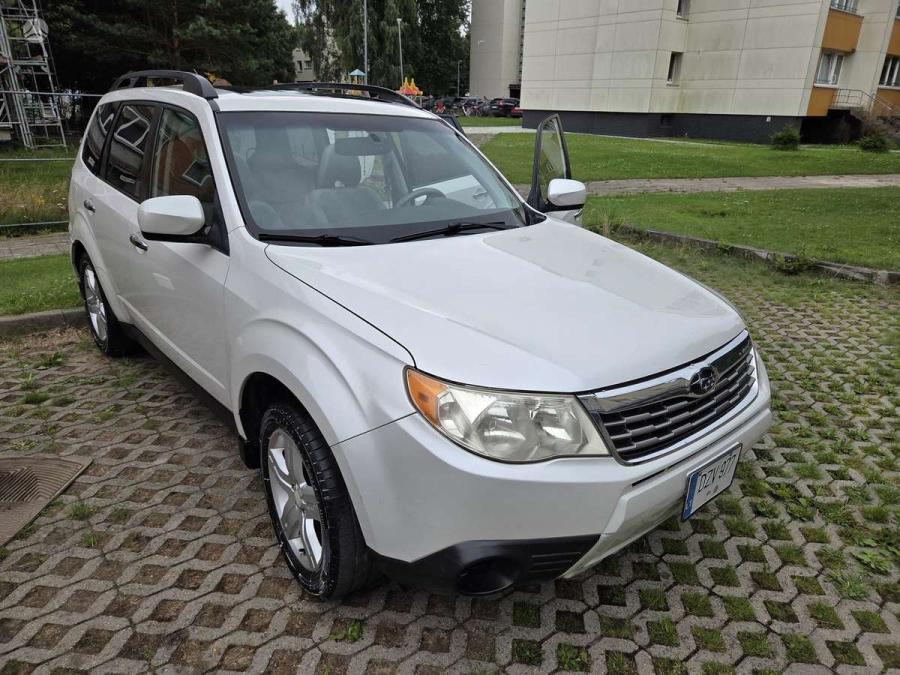 Balts Subaru Forester 2009 Palanga, ar dzinēja tilpumu 2.46 L un nobraukumu 124 tūkst. km par 4500 €, foto 6 vietnē AUTOMOTO.COM.LV