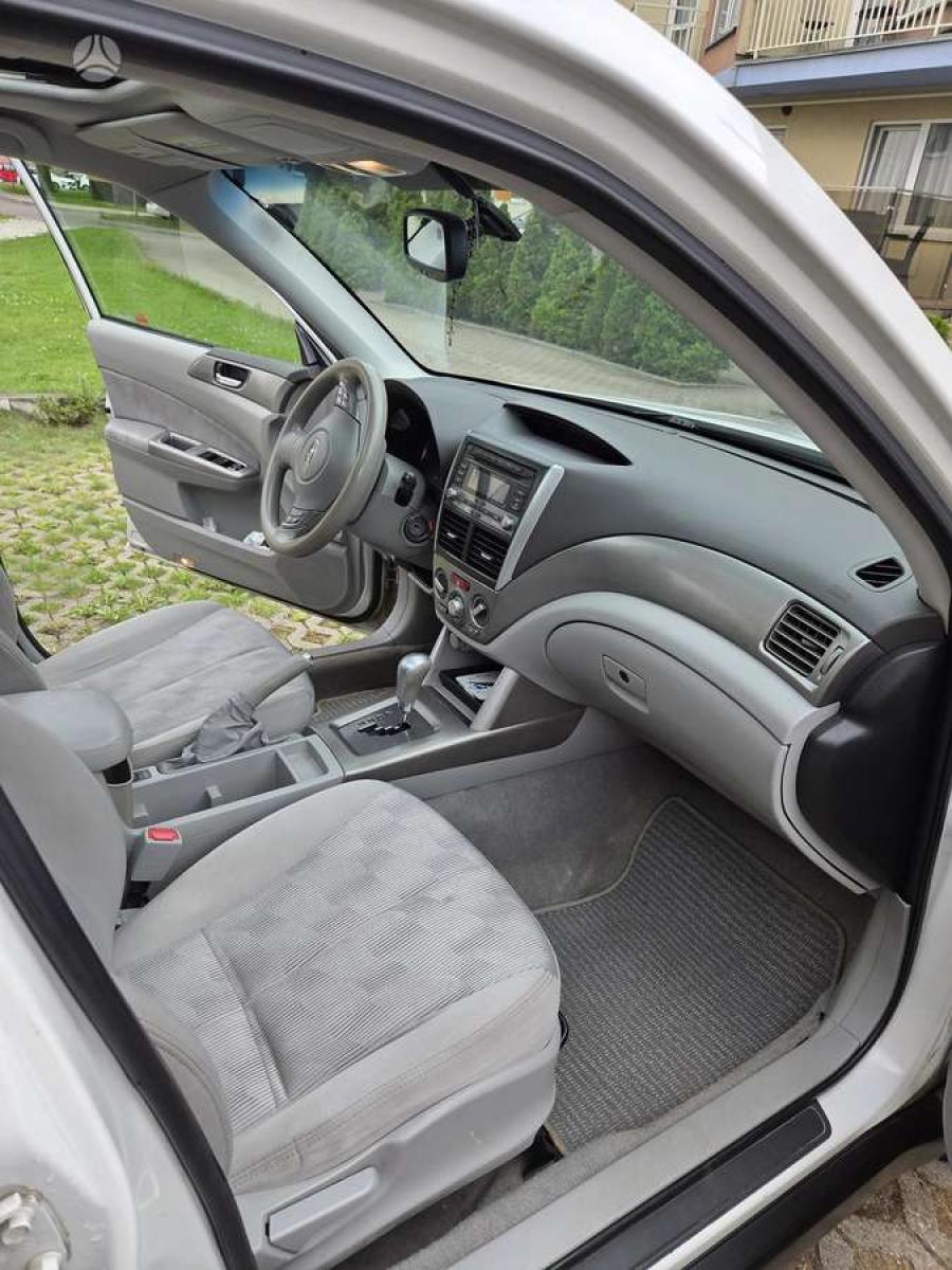 Balts Subaru Forester 2009 Palanga, ar dzinēja tilpumu 2.46 L un nobraukumu 124 tūkst. km par 4500 €, foto 13 vietnē AUTOMOTO.COM.LV
