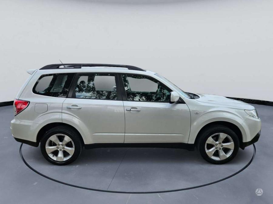 Balts Subaru Forester 2009 Marijampole, ar dzinēja tilpumu 2.00 L un nobraukumu 169 tūkst. km par 5000 €, foto 5 vietnē AUTOMOTO.COM.LV