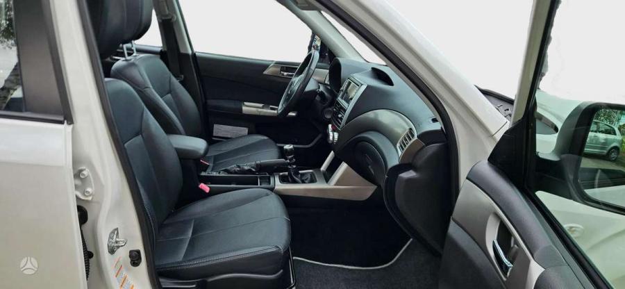 Balts Subaru Forester 2009 Marijampole, ar dzinēja tilpumu 2.00 L un nobraukumu 169 tūkst. km par 5000 €, foto 12 vietnē AUTOMOTO.COM.LV