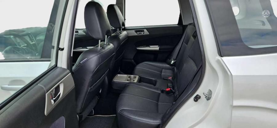 Balts Subaru Forester 2009 Marijampole, ar dzinēja tilpumu 2.00 L un nobraukumu 169 tūkst. km par 5000 €, foto 13 vietnē AUTOMOTO.COM.LV