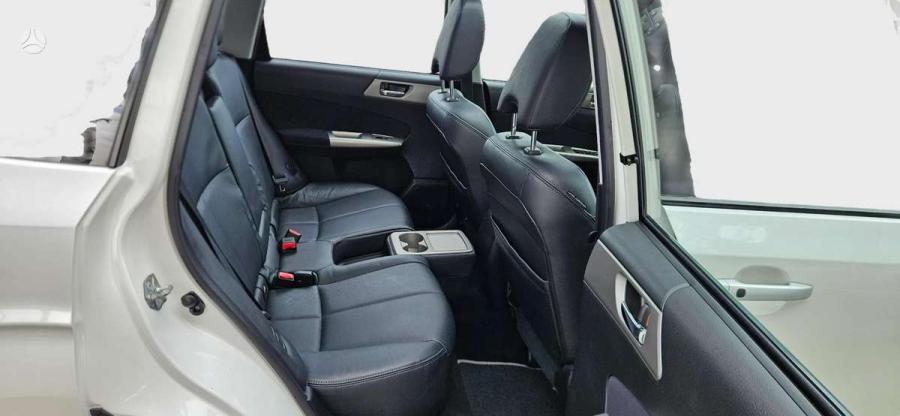 Balts Subaru Forester 2009 Marijampole, ar dzinēja tilpumu 2.00 L un nobraukumu 169 tūkst. km par 5000 €, foto 14 vietnē AUTOMOTO.COM.LV