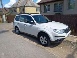White Subaru Forester 2009 in Kursenai, with an engine capacity of 1.99 L and mileage of 292 thousand km for 4000 €, photo 3 on AUTOMOTO.COM.LV