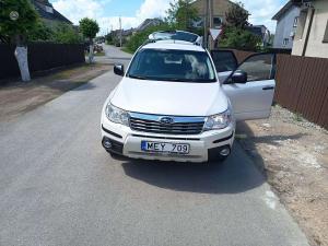 White Subaru Forester 2009 in Kursenai, with an engine capacity of 1.99 L and mileage of 292 thousand km for 4000 €, photo 7 on AUTOMOTO.COM.LV