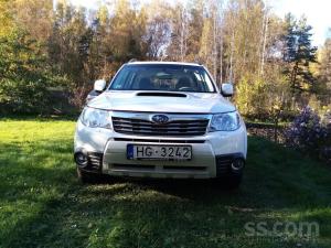 White Subaru Forester 2009 in Riga, with an engine capacity of 2.00 L and mileage of 260 thousand km for 3900 €, photo  on AUTOMOTO.COM.LV