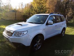 Белый Субару Форестер 2009 в Рига, объемом двигателя 2.00 л и пробегом 260 тыс. км за 3900 €, фото 6 на AUTOMOTO.COM.LV