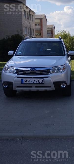 Balts Subaru Forester 2010 Ludza, ar dzinēja tilpumu 2.50 L un nobraukumu 178 tūkst. km par 4800 €, foto  vietnē AUTOMOTO.COM.LV