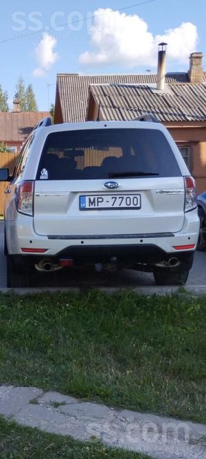 White Subaru Forester 2010 in Ludza, with an engine capacity of 2.50 L and mileage of 178 thousand km for 4800 €, photo 2 on AUTOMOTO.COM.LV