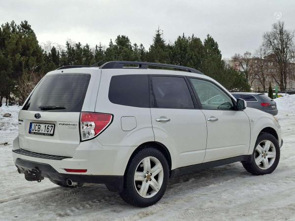 Balts Subaru Forester 2010 Šilutė, ar dzinēja tilpumu 2.50 L un nobraukumu 306 tūkst. km par 3300 €, foto 2 vietnē AUTOMOTO.COM.LV