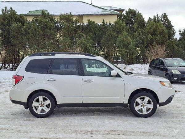 Balts Subaru Forester 2010 Šilutė, ar dzinēja tilpumu 2.50 L un nobraukumu 306 tūkst. km par 3300 €, foto 5 vietnē AUTOMOTO.COM.LV