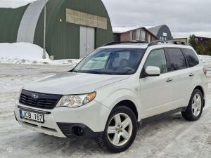 White Subaru Forester 2010 in Silute, with an engine capacity of 2.50 L and mileage of 306 thousand km for 3300 €, photo 11 on AUTOMOTO.COM.LV