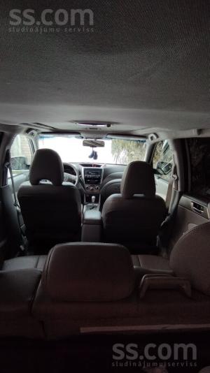 White Subaru Forester 2010 in Ludza, with an engine capacity of 2.50 L and mileage of 176 thousand km for 2800 €, photo 4 on AUTOMOTO.COM.LV