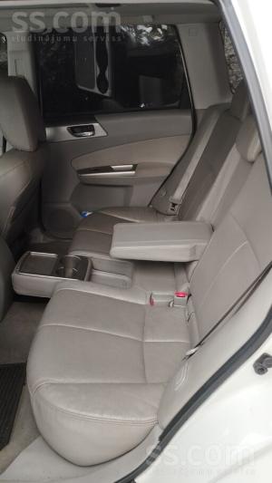 White Subaru Forester 2010 in Ludza, with an engine capacity of 2.50 L and mileage of 176 thousand km for 2800 €, photo 13 on AUTOMOTO.COM.LV