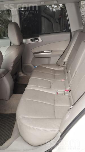 White Subaru Forester 2010 in Ludza, with an engine capacity of 2.50 L and mileage of 176 thousand km for 2800 €, photo 14 on AUTOMOTO.COM.LV