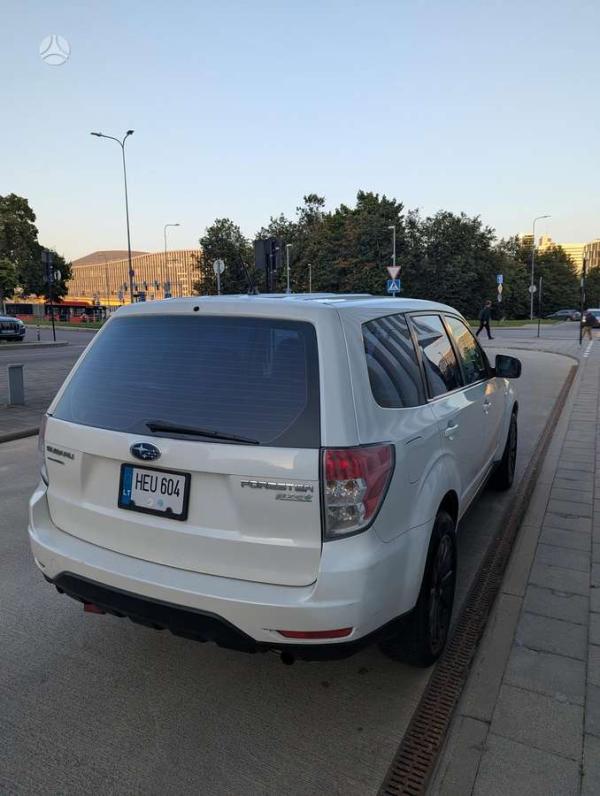 Balts Subaru Forester 2010 Viļņa, ar dzinēja tilpumu 2.50 L un nobraukumu 132 tūkst. km par 3500 €, foto 5 vietnē AUTOMOTO.COM.LV
