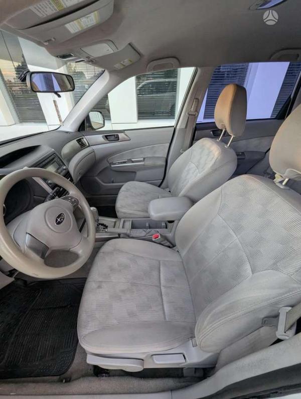 Balts Subaru Forester 2010 Viļņa, ar dzinēja tilpumu 2.50 L un nobraukumu 132 tūkst. km par 3500 €, foto 6 vietnē AUTOMOTO.COM.LV