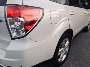 White Subaru Forester 2010 in Utena, with an engine capacity of 2.00 L and mileage of 208 thousand km for 7350 €, photo 5 on AUTOMOTO.COM.LV