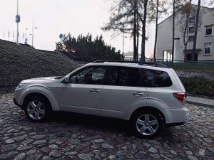 White Subaru Forester 2010 in Utena, with an engine capacity of 2.00 L and mileage of 208 thousand km for 7350 €, photo 13 on AUTOMOTO.COM.LV