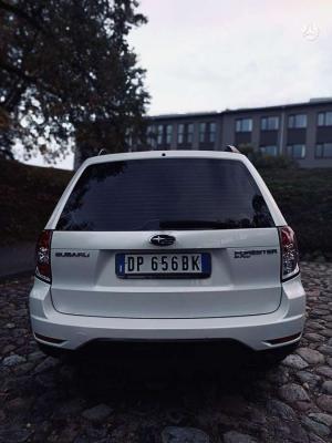 White Subaru Forester 2010 in Utena, with an engine capacity of 2.00 L and mileage of 208 thousand km for 7350 €, photo 17 on AUTOMOTO.COM.LV