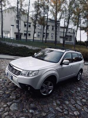 White Subaru Forester 2010 in Utena, with an engine capacity of 2.00 L and mileage of 208 thousand km for 7350 €, photo 21 on AUTOMOTO.COM.LV