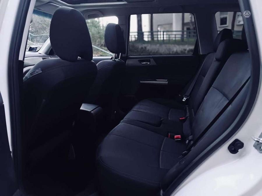White Subaru Forester 2010 in Utena, with an engine capacity of 2.00 L and mileage of 208 thousand km for 7350 €, photo 43 on AUTOMOTO.COM.LV