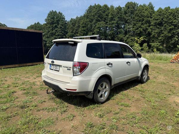 Balts Subaru Forester 2011 Lazdijai, ar dzinēja tilpumu 2.50 L un nobraukumu 173 tūkst. km par 4500 €, foto 3 vietnē AUTOMOTO.COM.LV