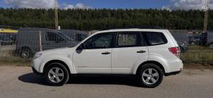 Balts Subaru Forester 2011 Viļņa, ar dzinēja tilpumu 2.00 L un nobraukumu 212 tūkst. km par 5950 €, foto 3 vietnē AUTOMOTO.COM.LV