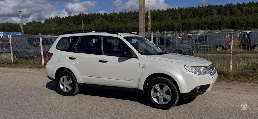 Balts Subaru Forester 2011 Viļņa, ar dzinēja tilpumu 2.00 L un nobraukumu 212 tūkst. km par 5950 €, foto 8 vietnē AUTOMOTO.COM.LV