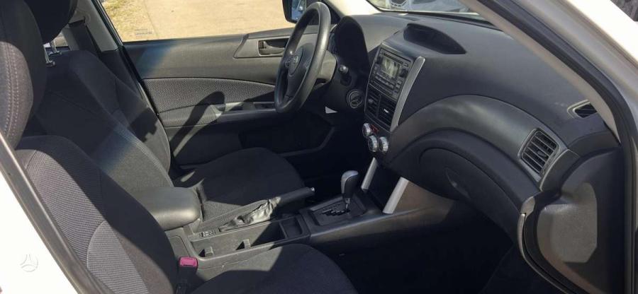 Balts Subaru Forester 2011 Viļņa, ar dzinēja tilpumu 2.00 L un nobraukumu 212 tūkst. km par 5950 €, foto 14 vietnē AUTOMOTO.COM.LV
