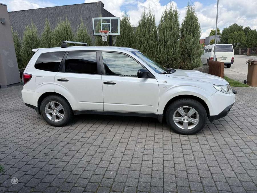 Balts Subaru Forester 2011 Kauņa, ar dzinēja tilpumu 2.00 L un nobraukumu 173 tūkst. km par 3900 €, foto 4 vietnē AUTOMOTO.COM.LV