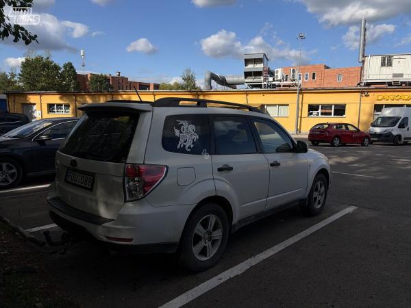 Balts Subaru Forester 2012 Alīta, ar dzinēja tilpumu 2.50 L un nobraukumu 310 tūkst. km par 2000 €, foto 3 vietnē AUTOMOTO.COM.LV