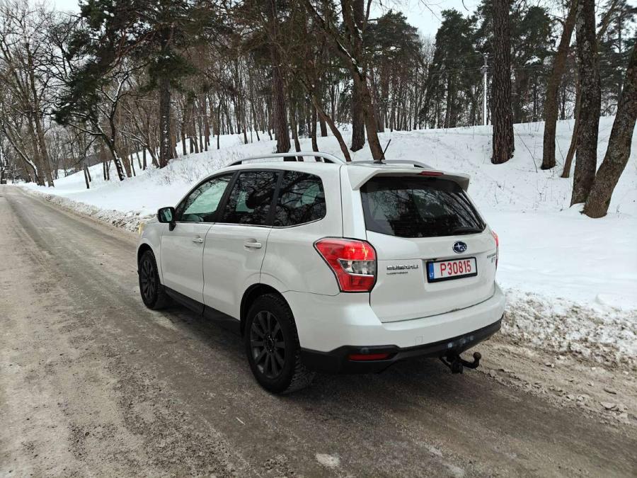 White Subaru Forester 2013 in Vilnius, with an engine capacity of 2.00 L and mileage of 331 thousand km for 3600 €, photo 2 on AUTOMOTO.COM.LV