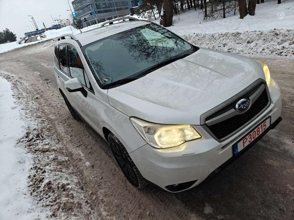 White Subaru Forester 2013 in Vilnius, with an engine capacity of 2.00 L and mileage of 331 thousand km for 3600 €, photo 6 on AUTOMOTO.COM.LV