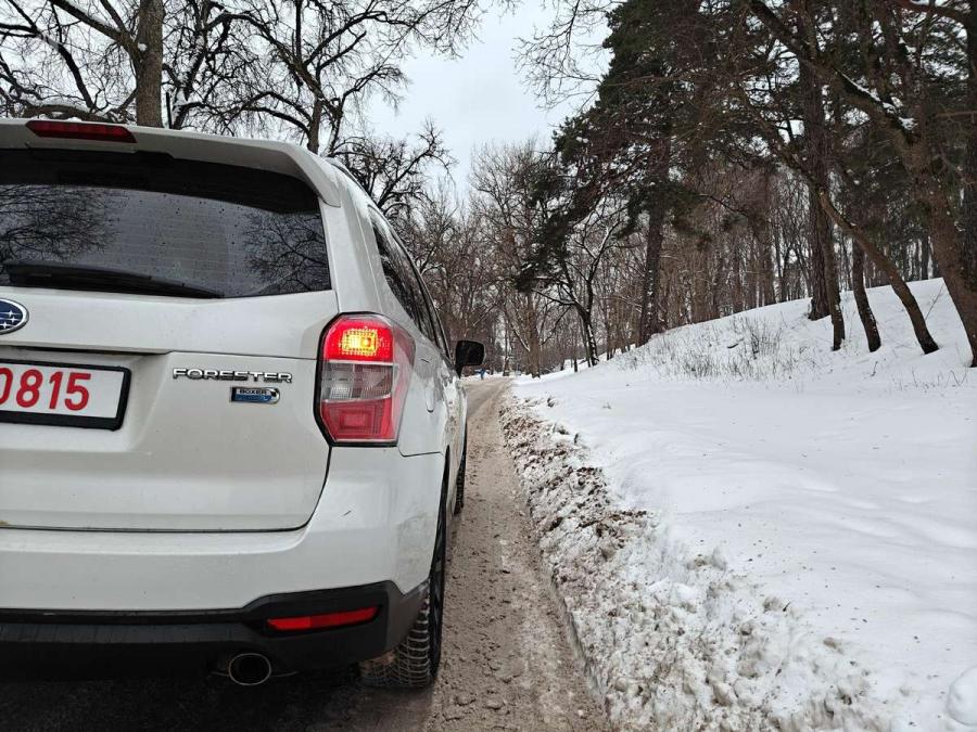 White Subaru Forester 2013 in Vilnius, with an engine capacity of 2.00 L and mileage of 331 thousand km for 3600 €, photo 8 on AUTOMOTO.COM.LV