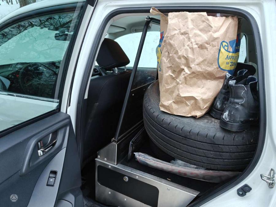 White Subaru Forester 2013 in Vilnius, with an engine capacity of 2.00 L and mileage of 331 thousand km for 3600 €, photo 16 on AUTOMOTO.COM.LV