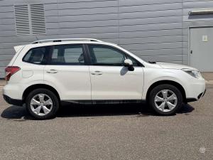 Balts Subaru Forester 2013 Alīta, ar dzinēja tilpumu 2.00 L un nobraukumu 272 tūkst. km par 7500 €, foto 5 vietnē AUTOMOTO.COM.LV
