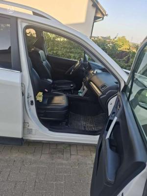 Balts Subaru Forester 2013 Kauņa, ar dzinēja tilpumu 2.00 L un nobraukumu 300 tūkst. km par 3500 €, foto  vietnē AUTOMOTO.COM.LV